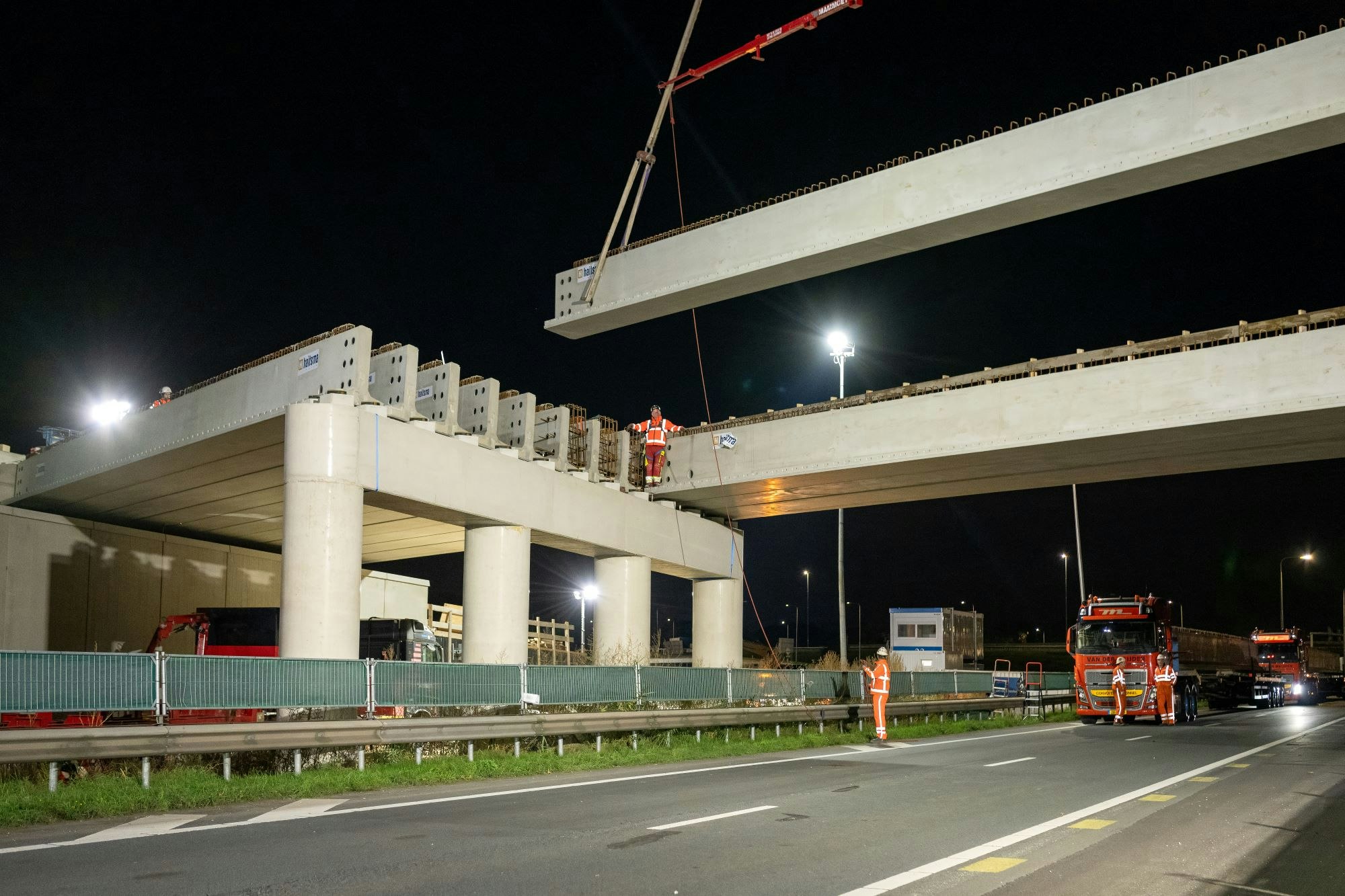 Nachtafsluitingen afbouw nieuw viaduct A59 bij Hooipolder - Land+Water