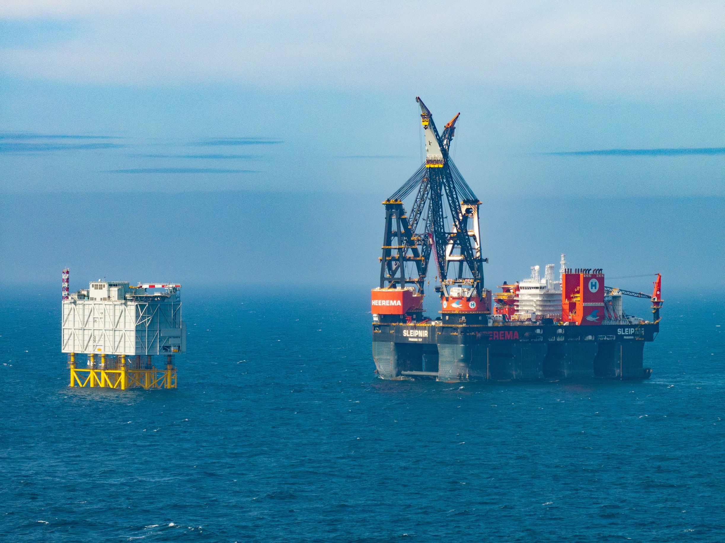 Sofia HVDC-platform geïnstalleerd in de Noordzee - Land+Water
